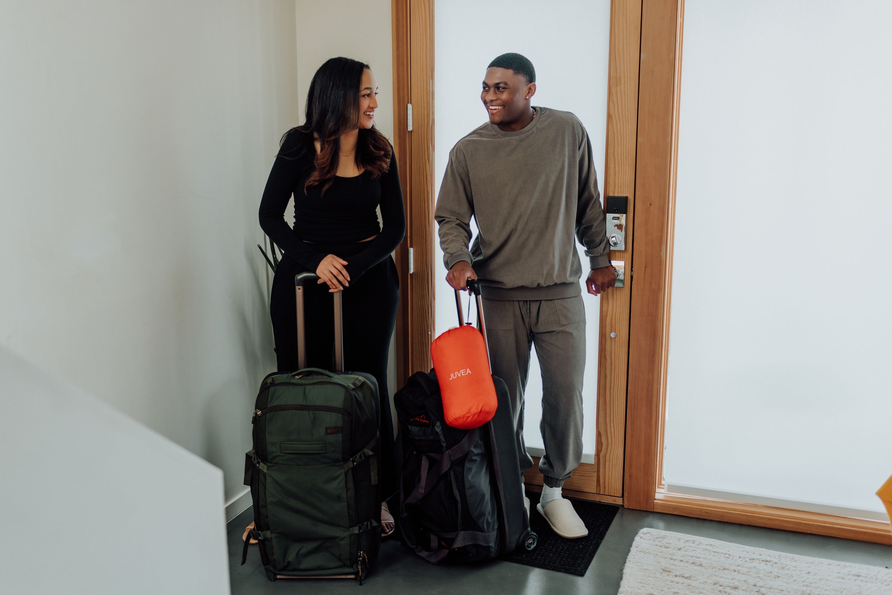 JUVEA Travel - Lightweight & Compact 100% Natural Talalay Latex Pillow